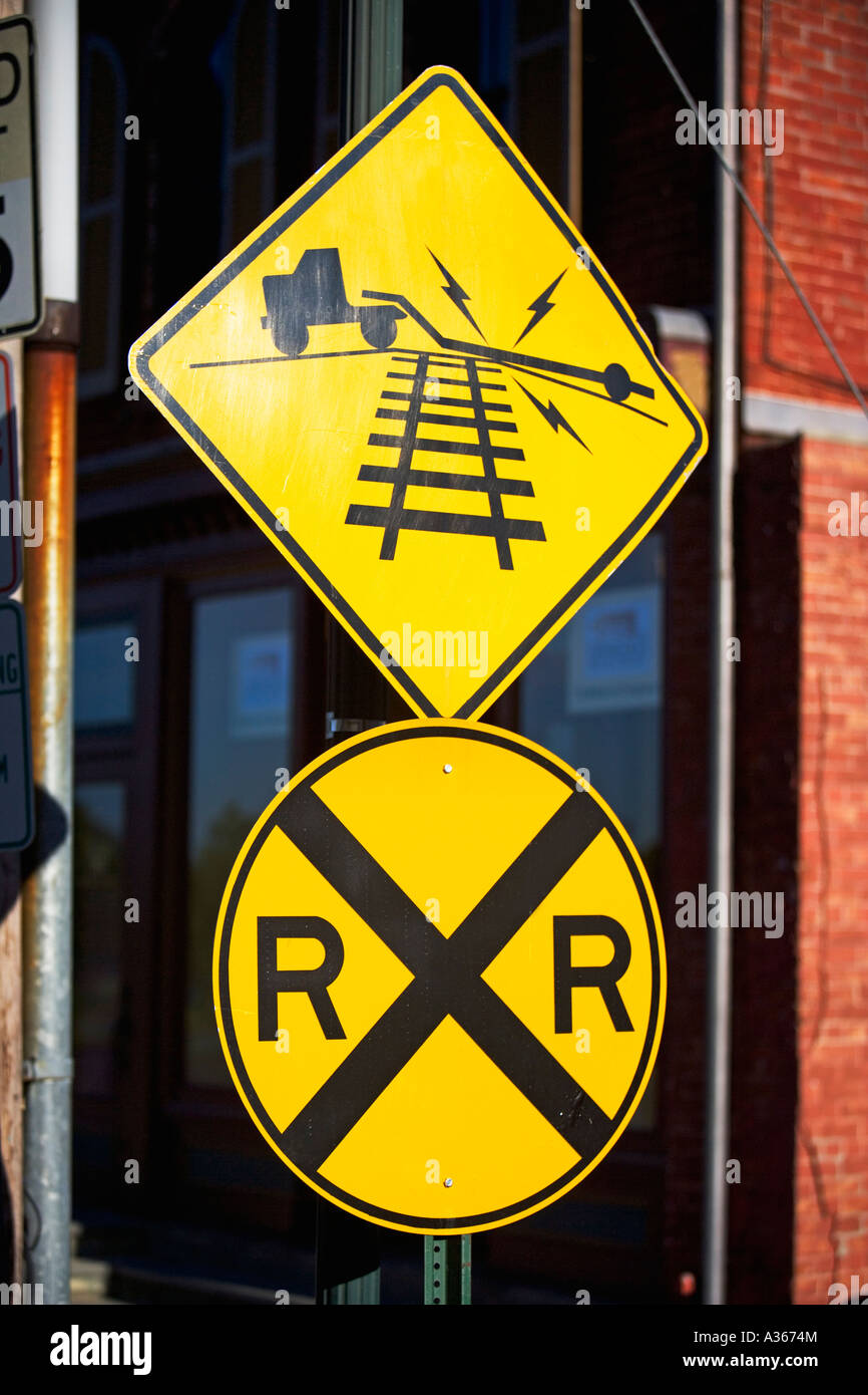 RAILROAD CROSSING, RAILROAD CROSSING SIGN, CLEAR SKY, NOBODY, OUTDOORS ...