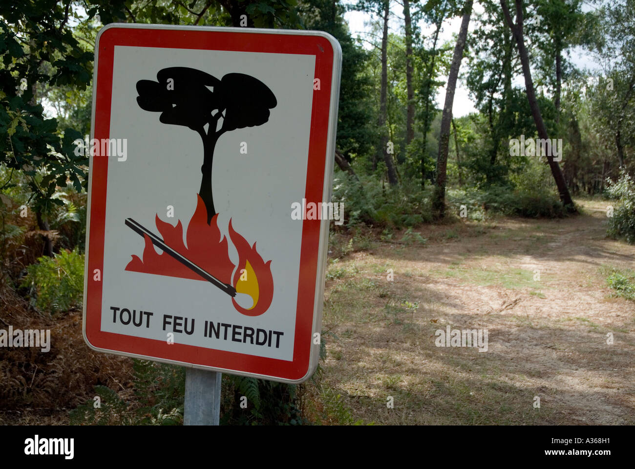 Tout feu interdit hi-res stock photography and images - Alamy