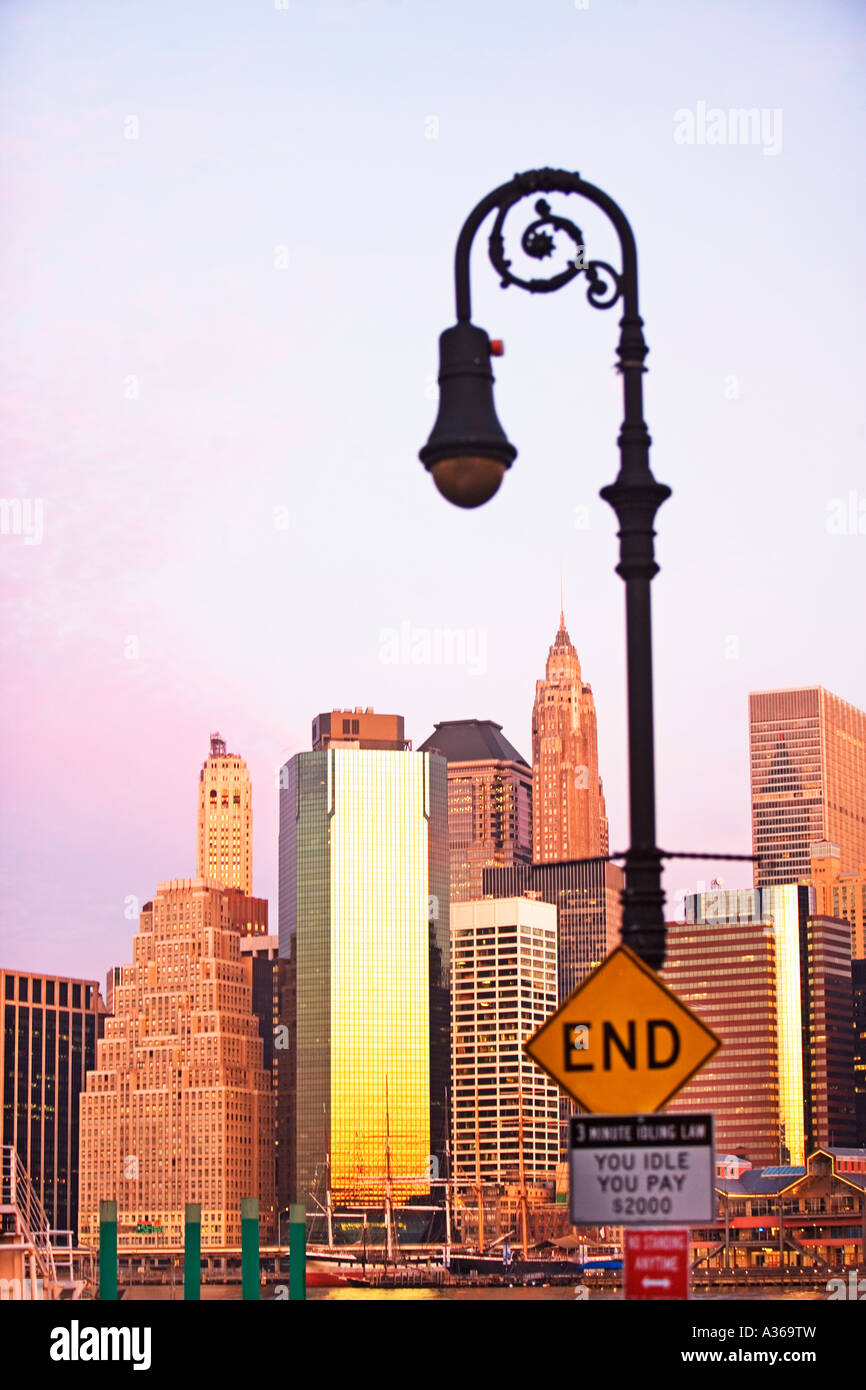 NEW YORK CITY, TRAFFIC LIGHT, LAMPPOST Stock Photo - Alamy