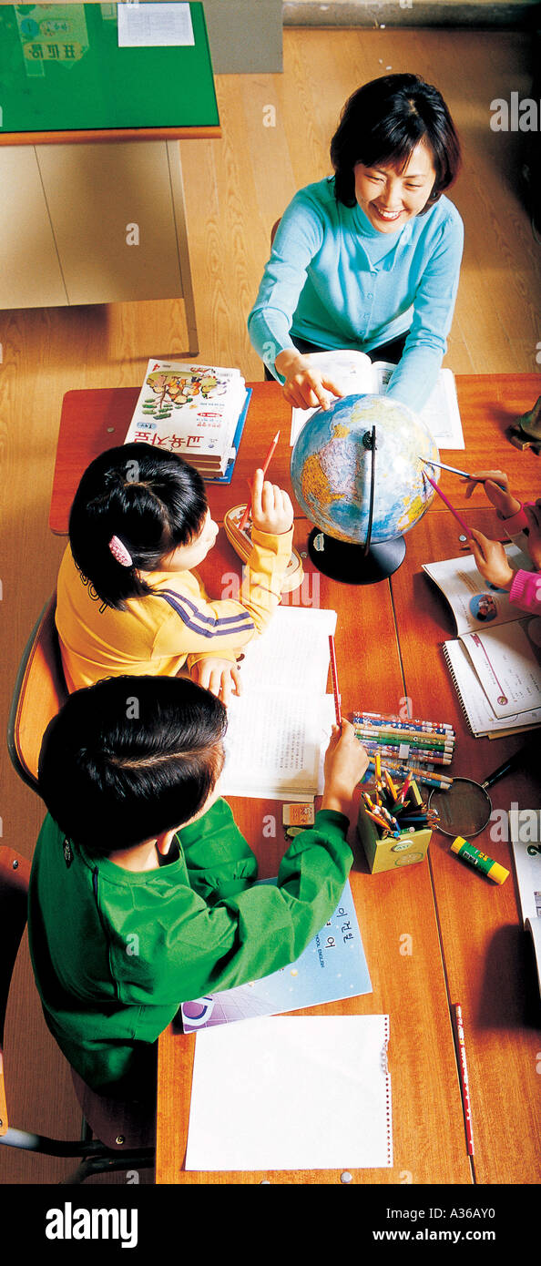 Korean's studying hi-res stock photography and images - Alamy