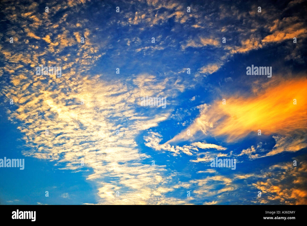 Red blue sunset colors hi-res stock photography and images - Alamy