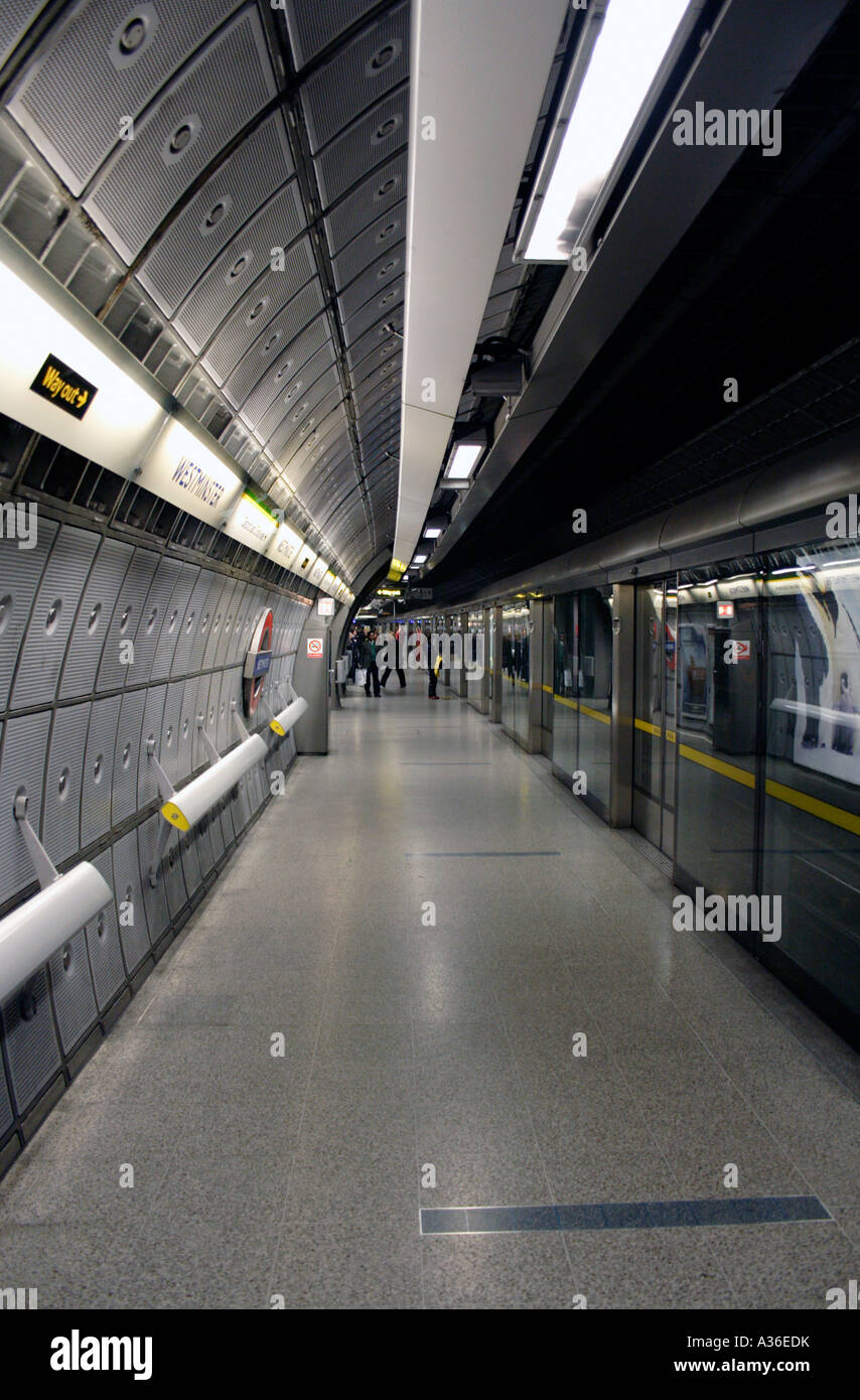 Platform at Westminster Underground Station London Stock Photo - Alamy