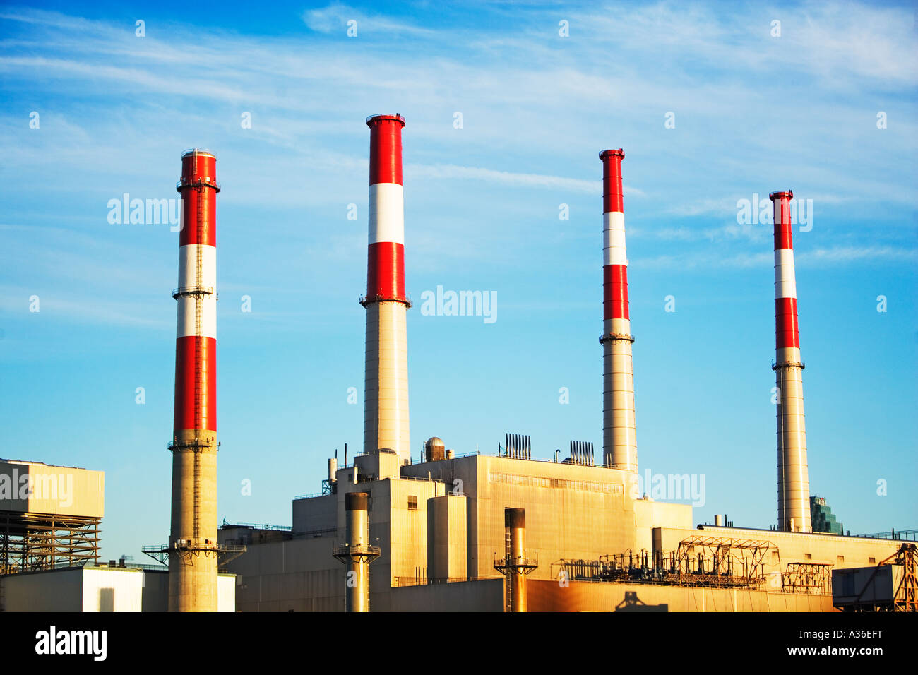 Smokestacks emitting smoke hi-res stock photography and images - Alamy