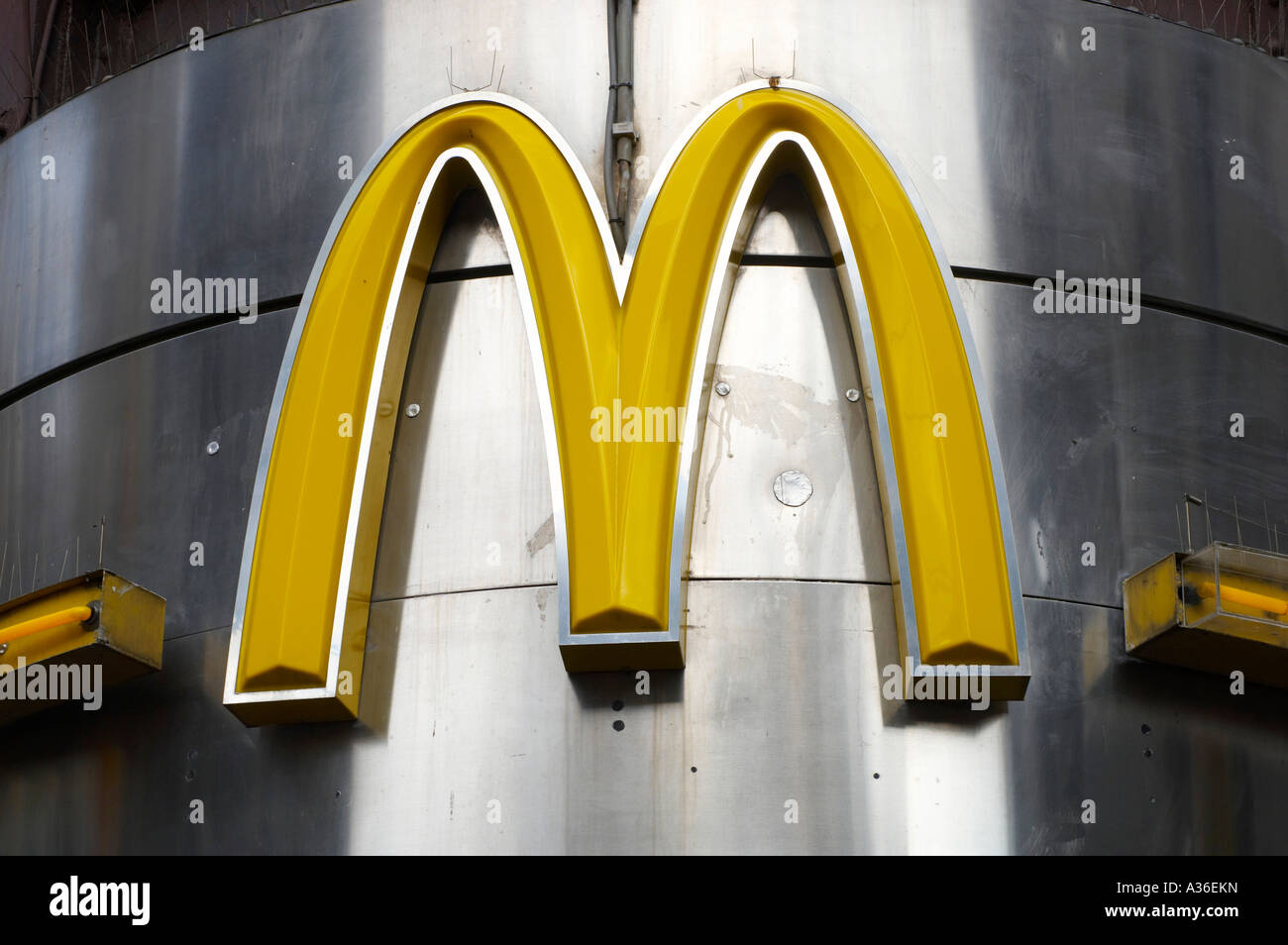 Close-up of the world-famous golden arches logo on a McDonald's sign ...