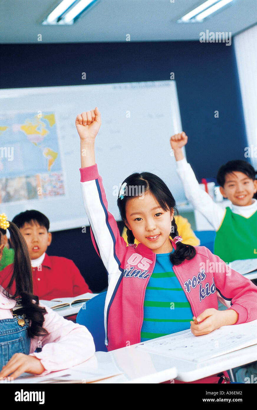 School children studying korea hi-res stock photography and images - Alamy
