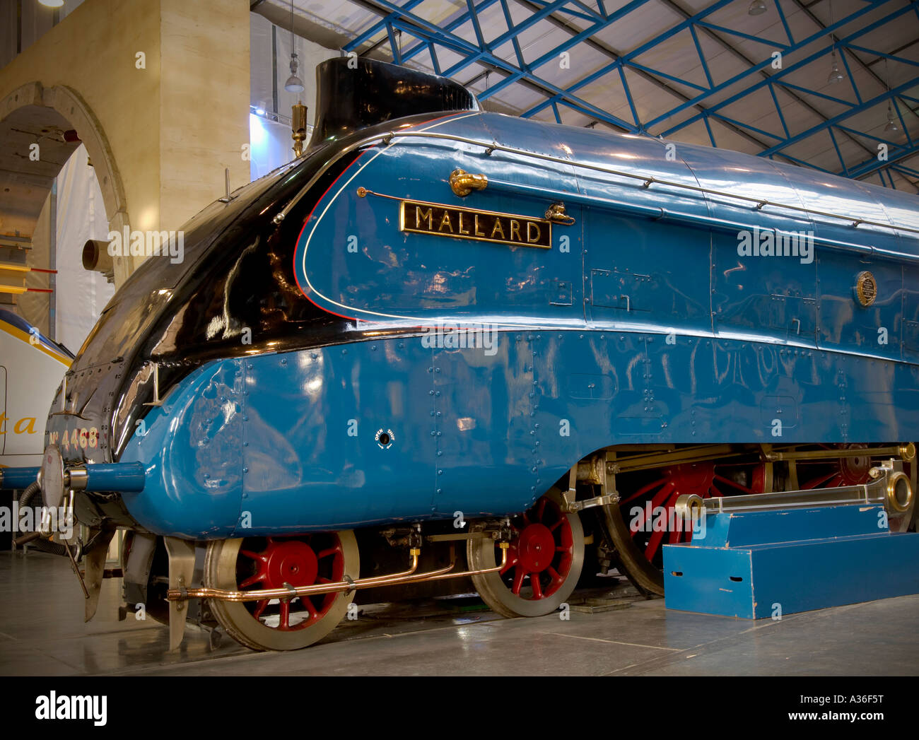 The mallard train and 1930s hi-res stock photography and images - Alamy