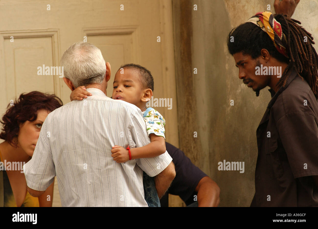 Cuba family generation hi-res stock photography and images - Alamy