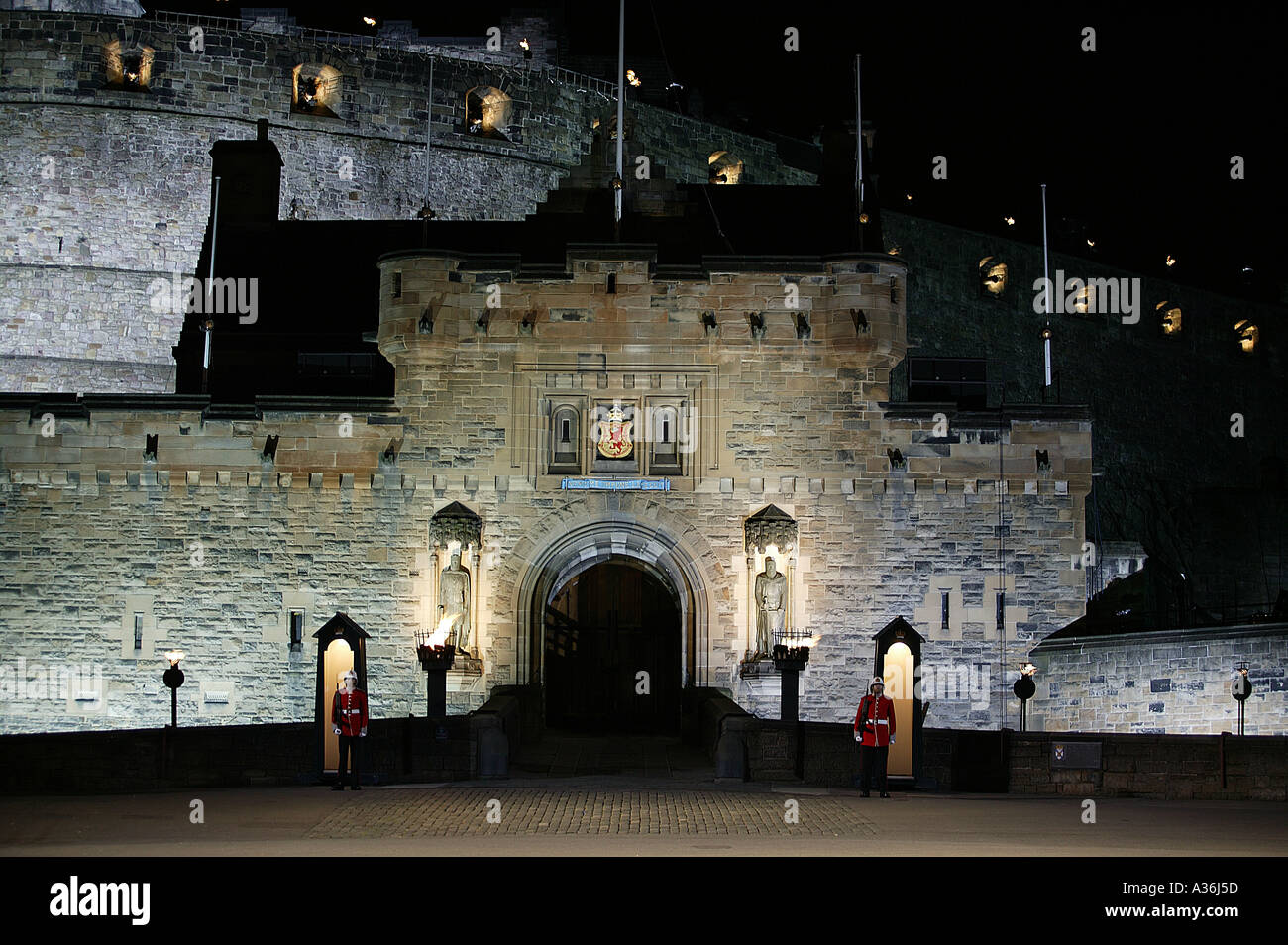 Edinburgh castle guard house hi-res stock photography and images - Alamy