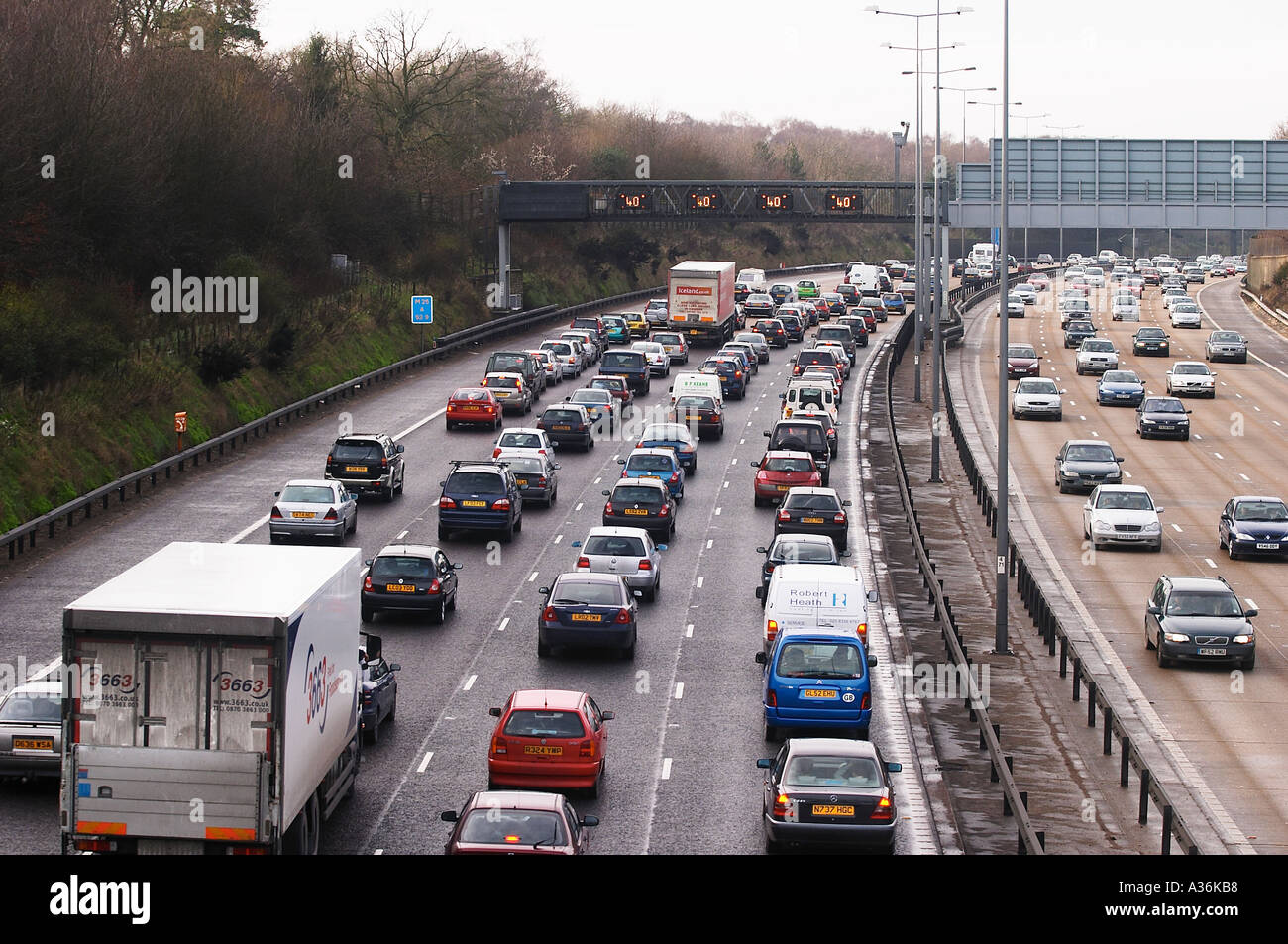 M25 motorway junction 8 hi-res stock photography and images - Alamy