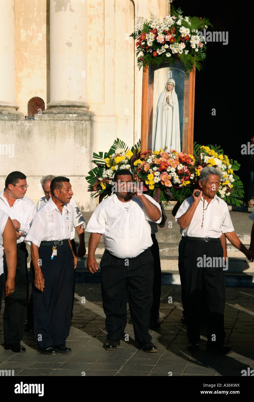 Nicaragua. Leon. Procession by cathedral Stock Photo - Alamy