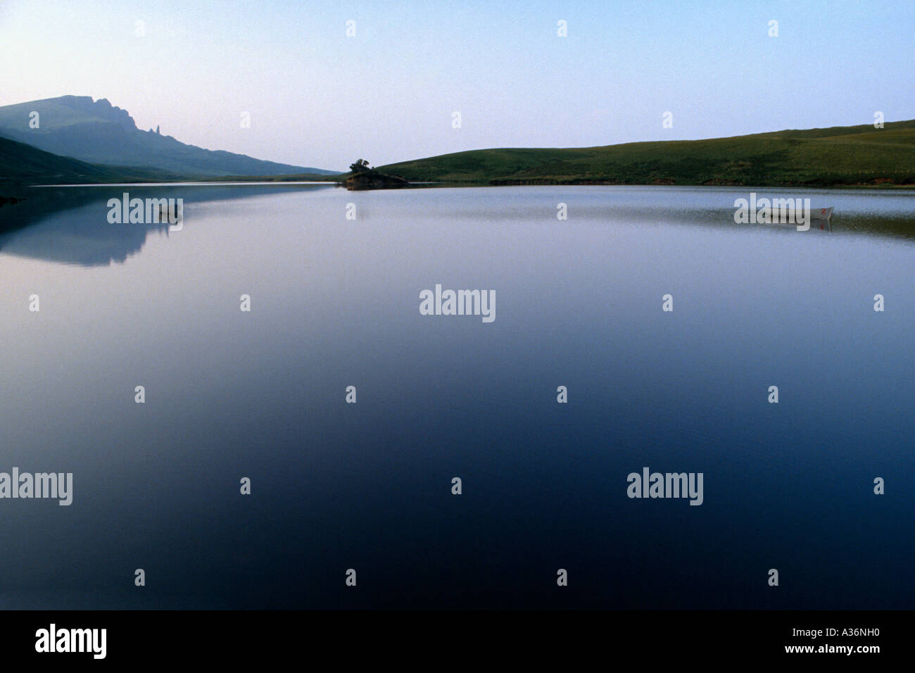 Loch Leathan Isle of Skye Hebrides Scotland Stock Photo - Alamy