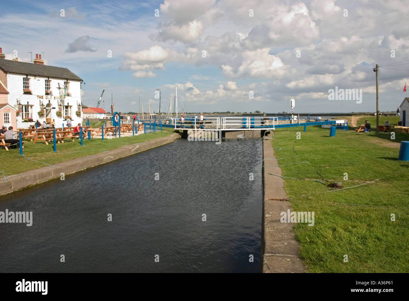 Heybridge basin hi-res stock photography and images - Alamy