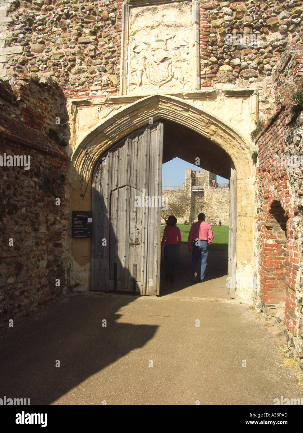 Framlingham castle entrance hi-res stock photography and images - Alamy