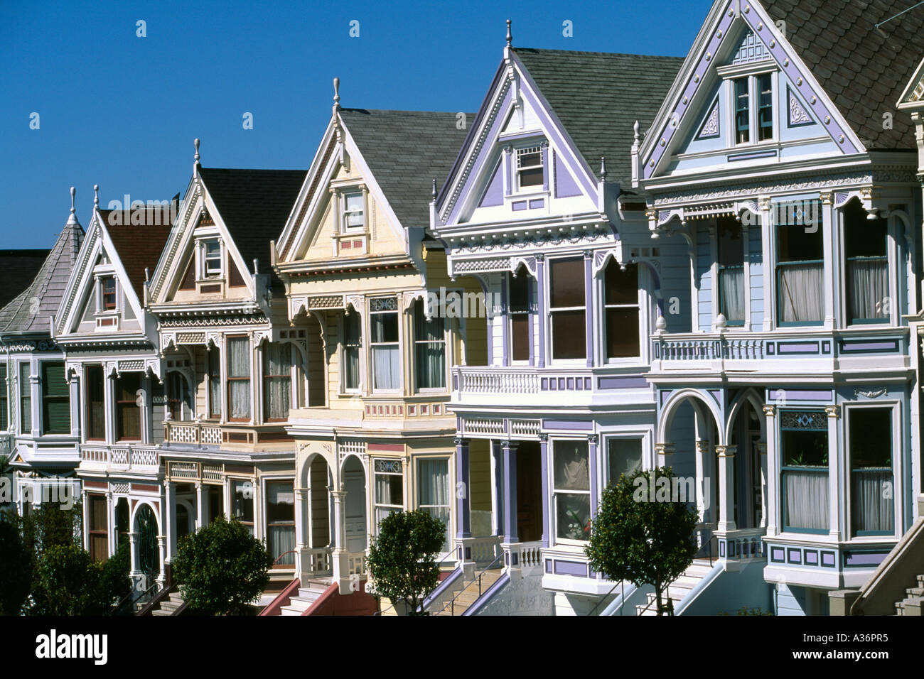 Buildings alamo square in hi-res stock photography and images - Alamy
