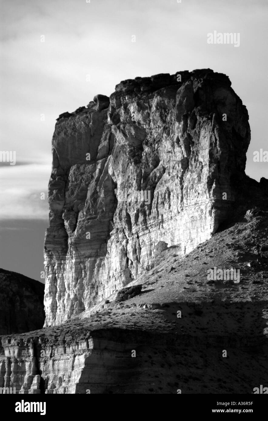 Singular rock hi-res stock photography and images - Alamy