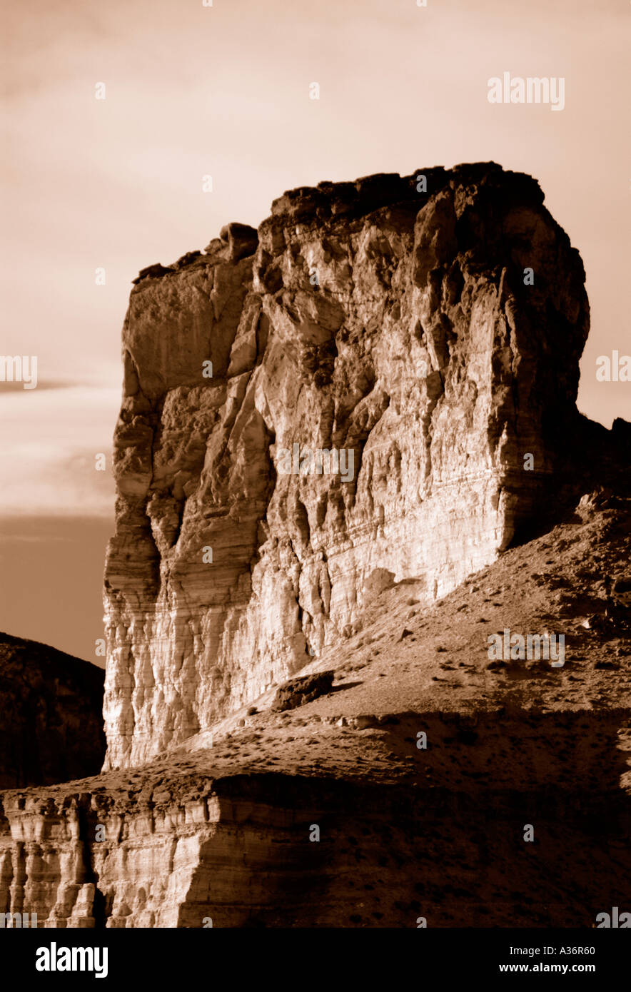 Singular rock hi-res stock photography and images - Alamy