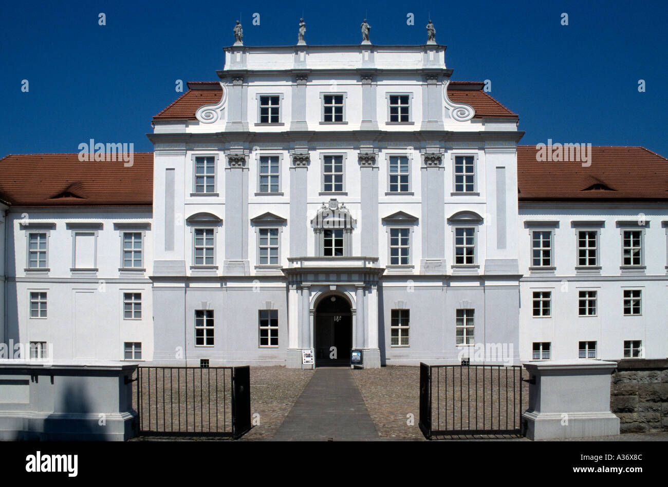 Schloss oranienburg hi-res stock photography and images - Alamy