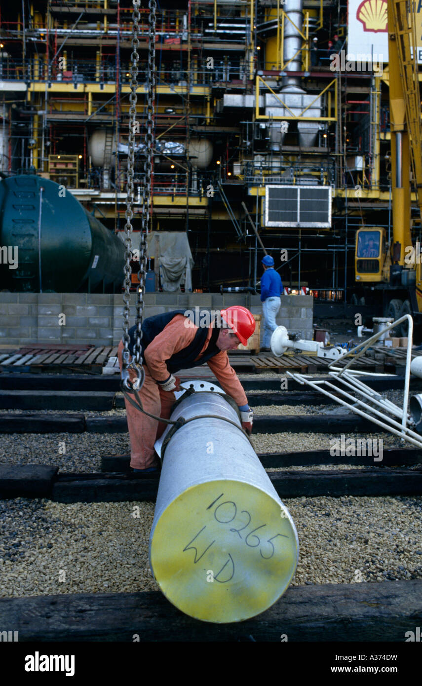 Shell uk north sea rig hi-res stock photography and images - Alamy