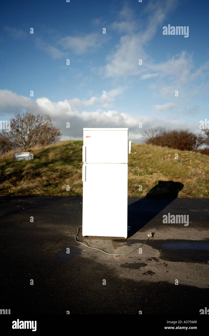 Dumped refrigerator hi-res stock photography and images - Alamy