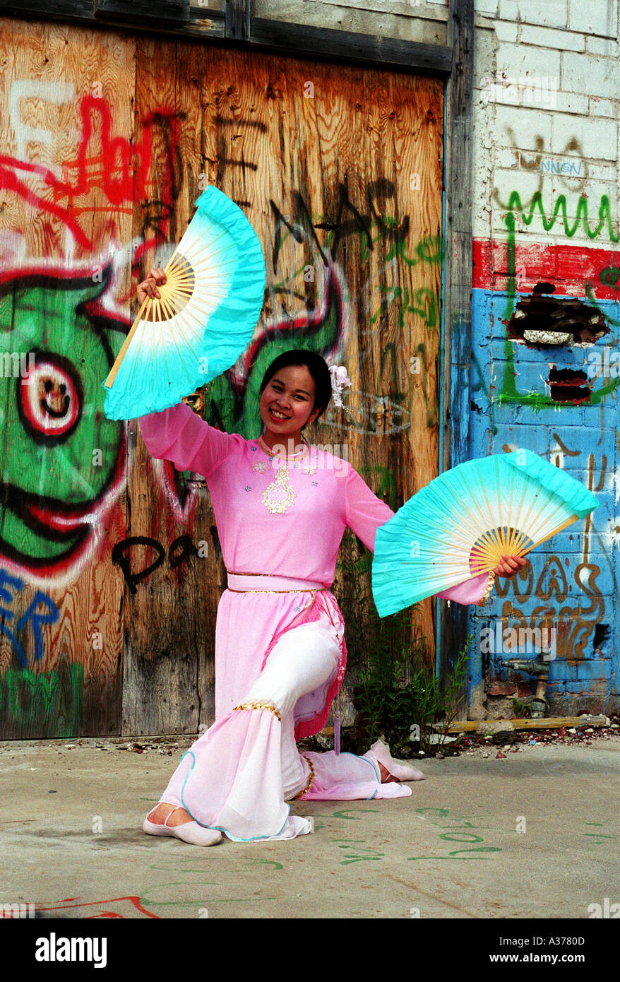 Chinese woman dancing with fan hi-res stock photography and images - Alamy