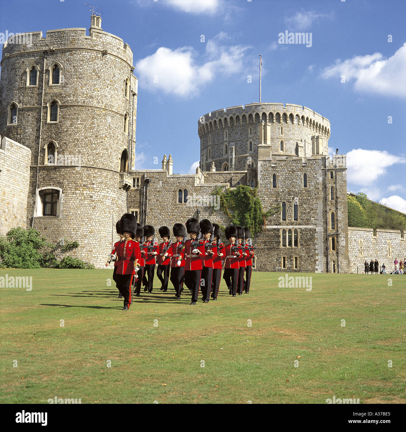 Changing the guards at windsor castle hi-res stock photography and ...
