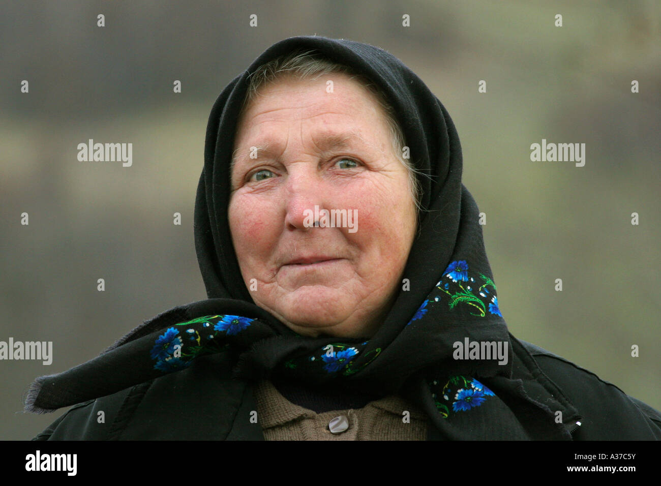 Traditional Romanian Woman Stock Photo - Alamy