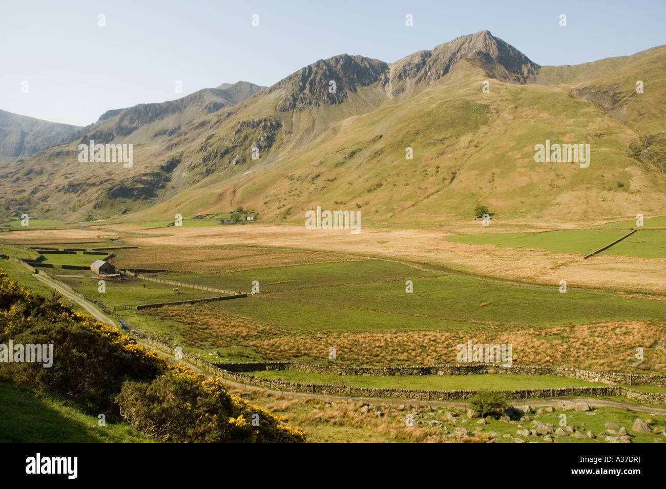 Snowdonia national park valley hi-res stock photography and images - Alamy