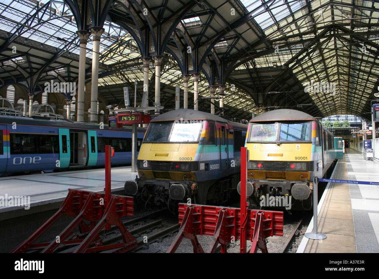 Trains in the platform at London Liverpool Street Railway Station ...