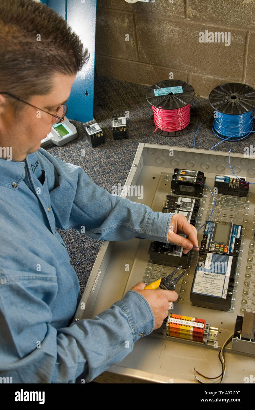 Instrument control wiring hi-res stock photography and images - Alamy