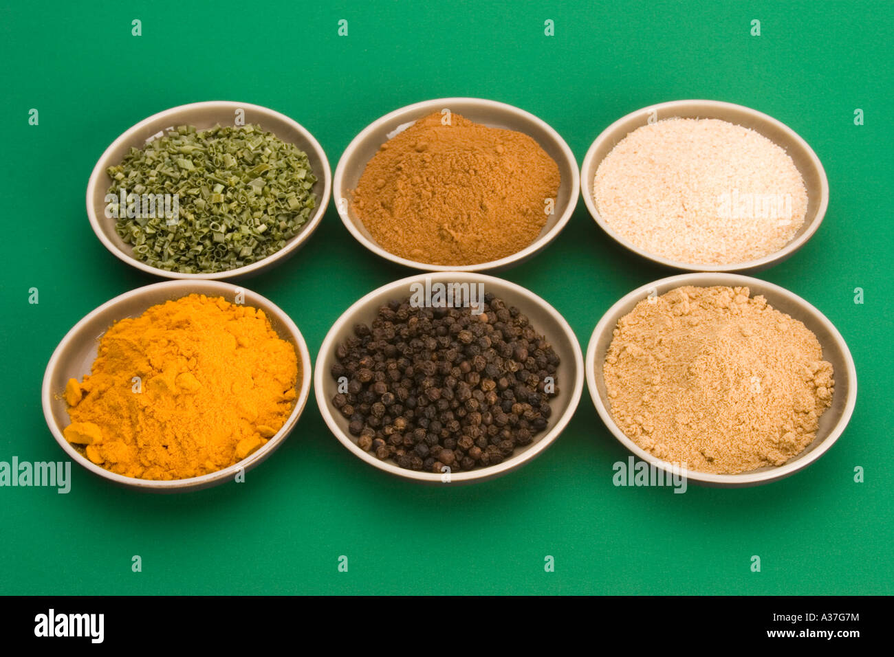 Pulses mixed bowls hi-res stock photography and images - Alamy