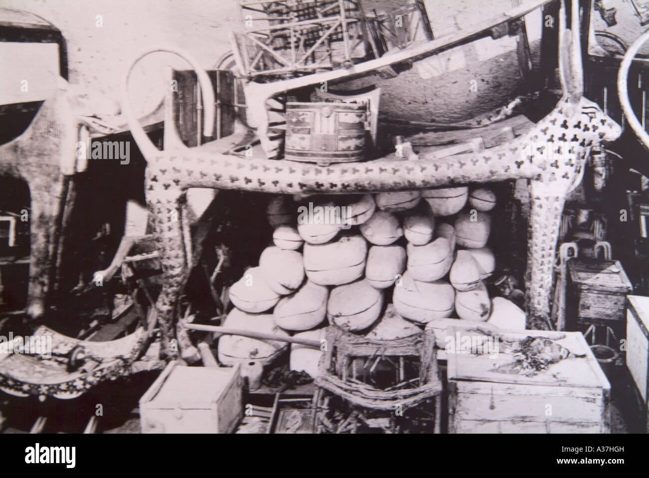 Valley of the Kings reportage KV 62 King Tut tomb findings photos ...