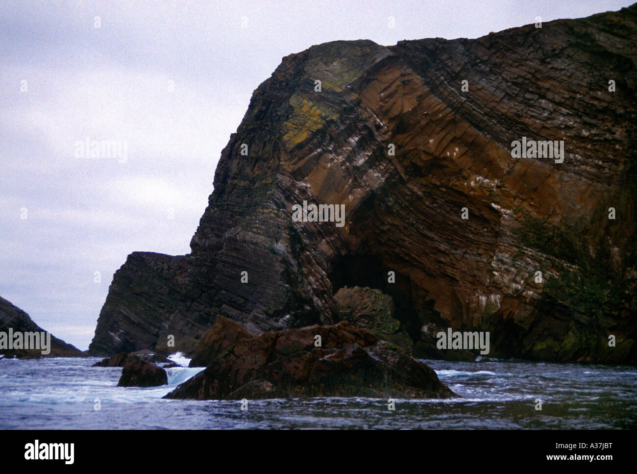 Foula Shetland Layers Of Rock Stock Photo - Alamy