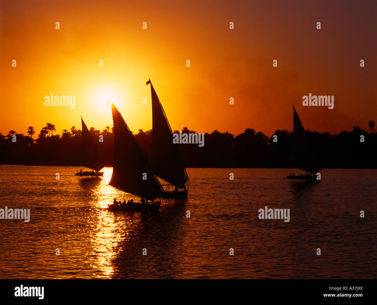 Luxor Egypt Feluccas On The Nile - Sunset Stock Photo - Alamy