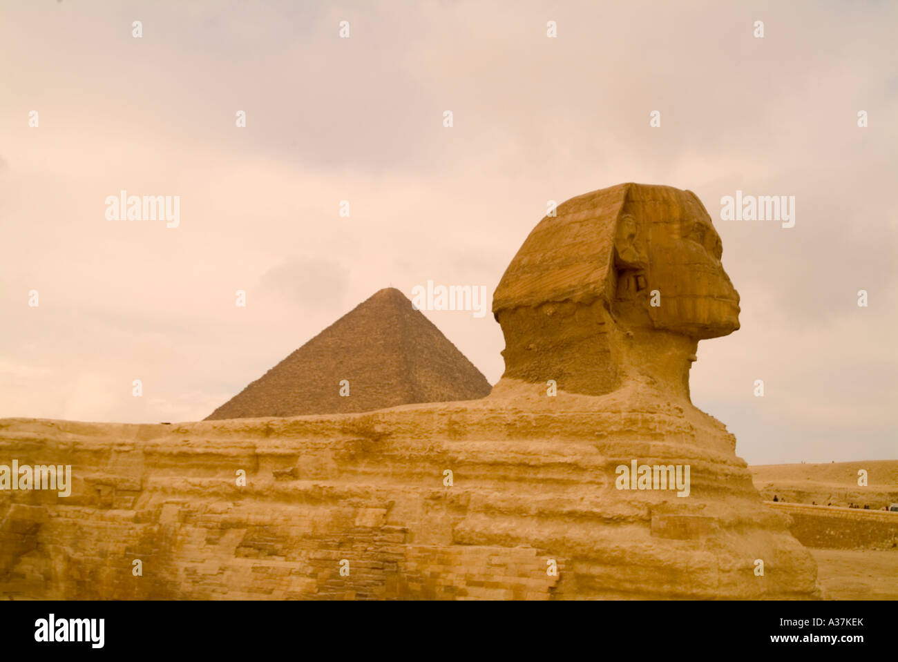 Giza the Great Sphinx likeness king Khafre pyramid of Khufo Cheops ...