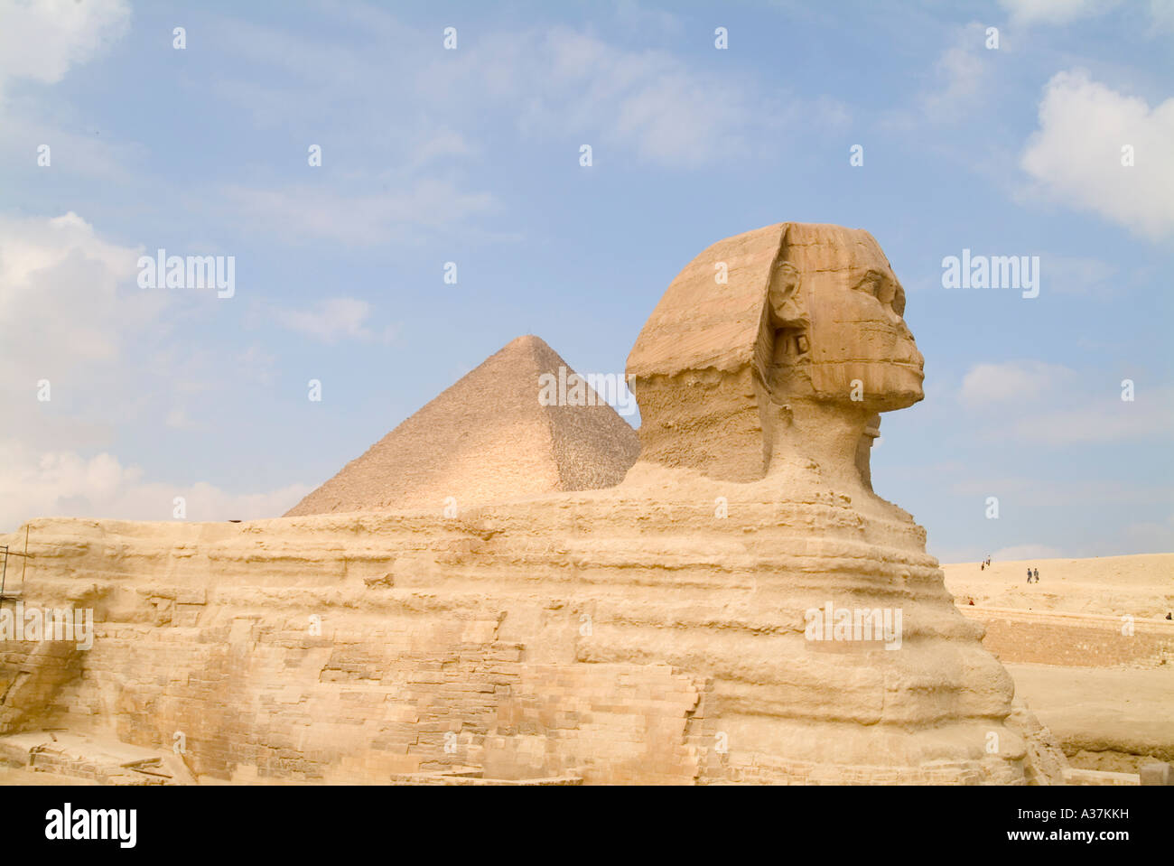 Giza the Great Sphinx likeness king Khafre pyramid of Khufo Cheops ...