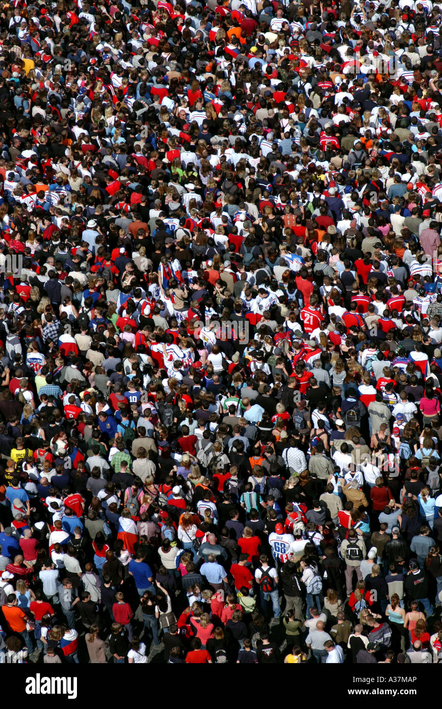 Huge crowd of ice hockey fans celebrating a victory of the Czech team ...