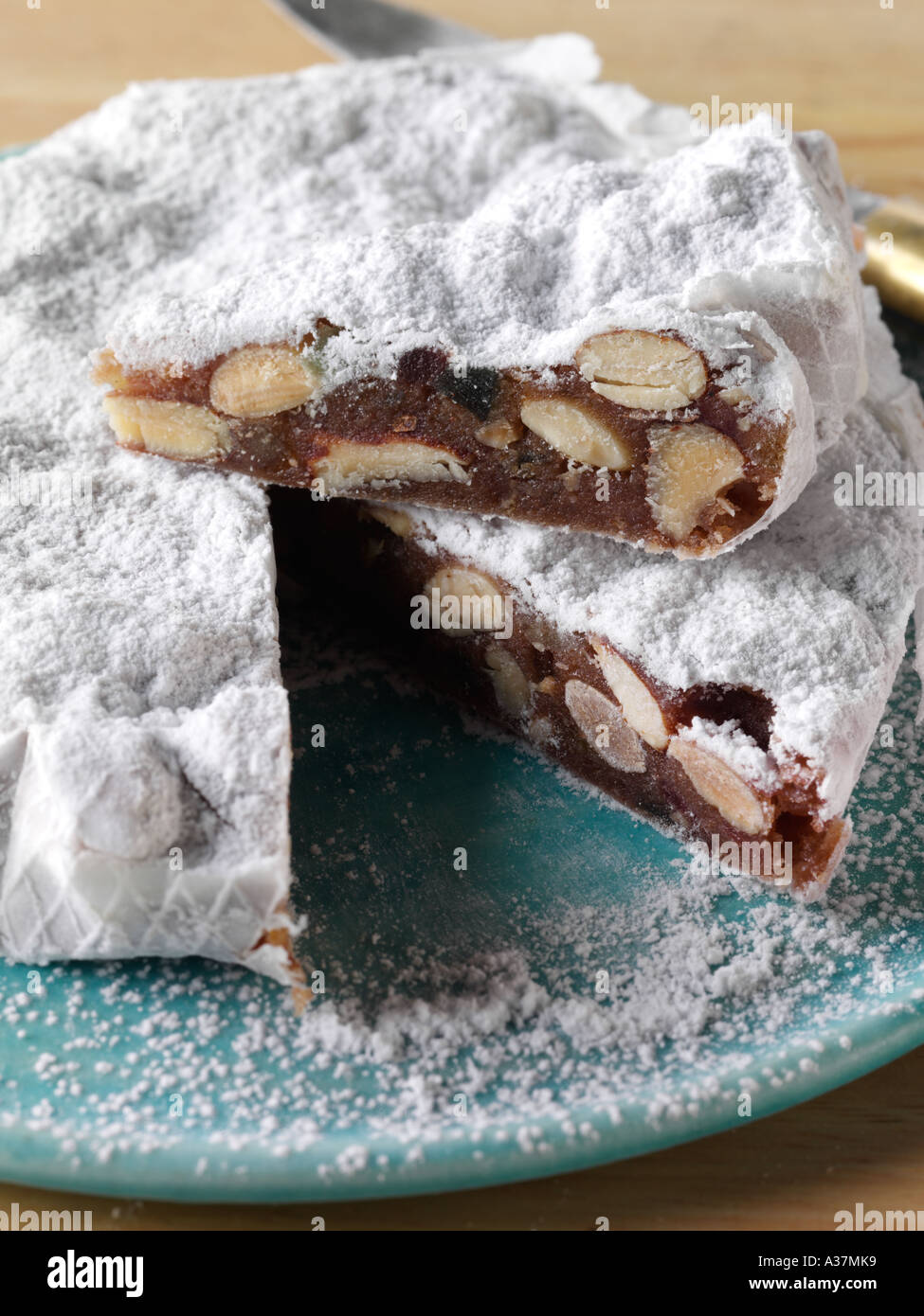 Vegetarian italian panforte cake hi-res stock photography and images ...