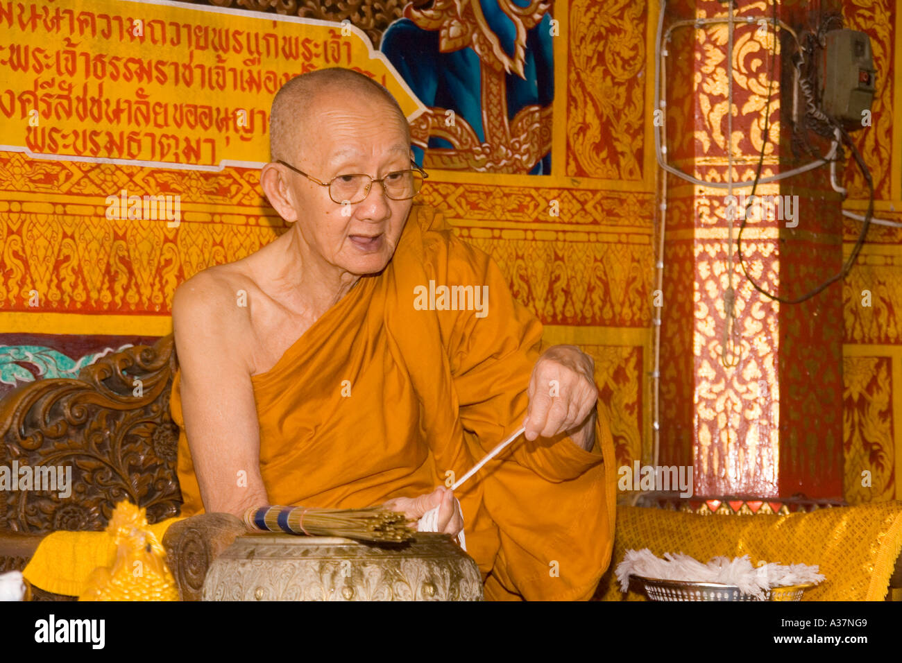 Doi Suthep Chiang Mai culture, history, sacred, prayer, tradition ...