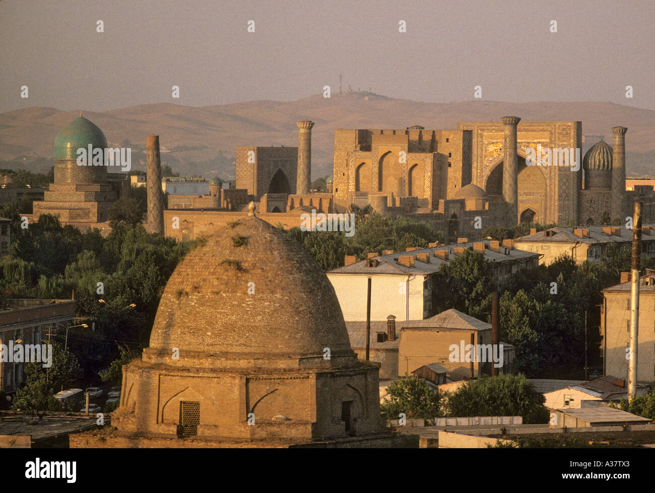 The silk road samarkand tourism centre hi-res stock photography and ...