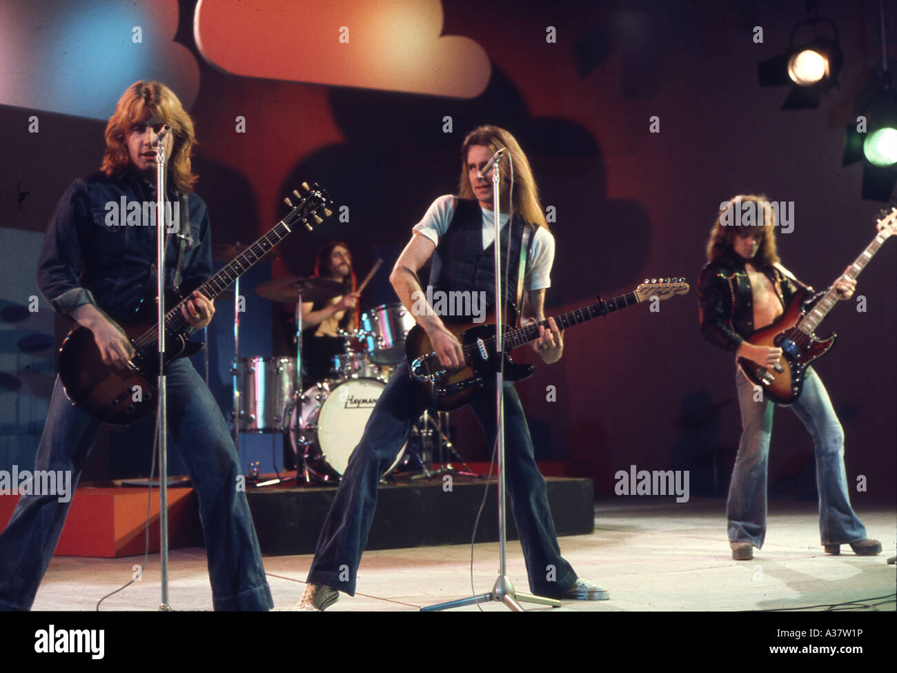 Status quo 1971 hi-res stock photography and images - Alamy