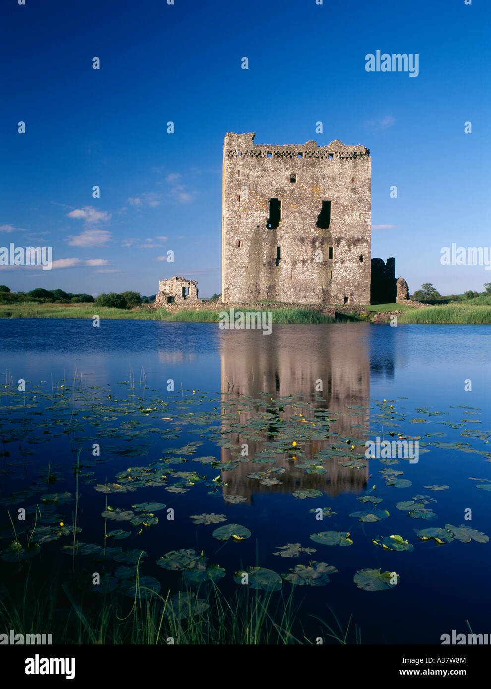 A Scottish castle Threave Castle reflected in the River Dee near Castle ...
