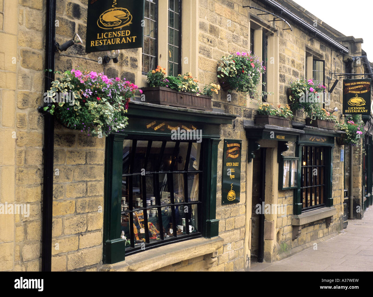 Bakewell Puddings Shop High Resolution Stock Photography and Images - Alamy