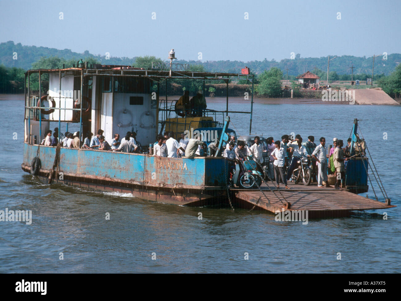 Goa ferry hi-res stock photography and images - Alamy