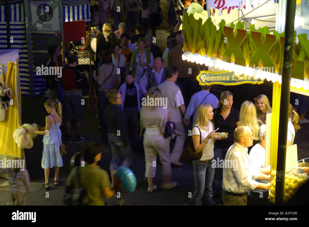 bar people german deutschland deutsch germany fest festival night ...