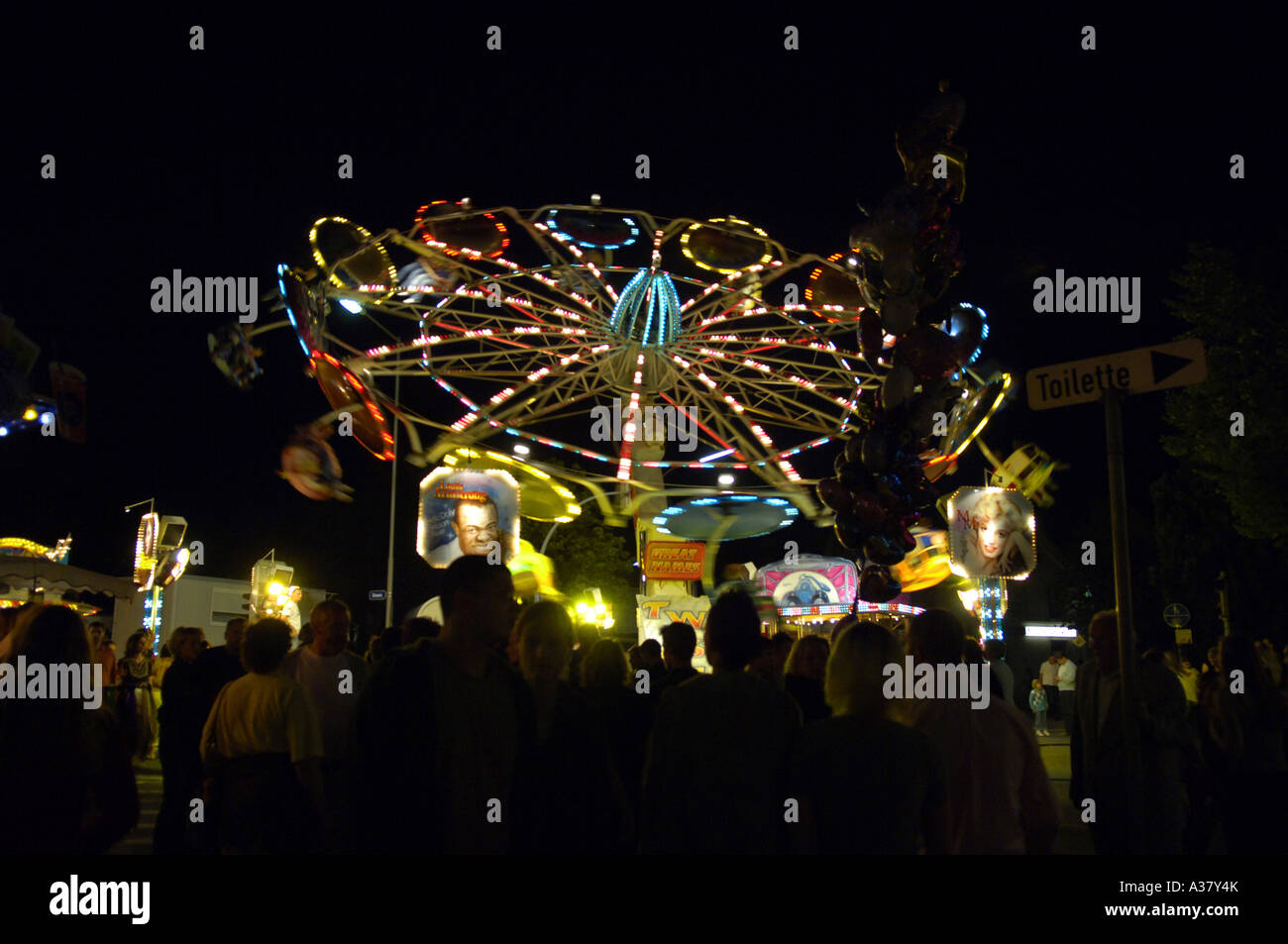 traffic lights machine lights colour color speed movement fun leisure ...