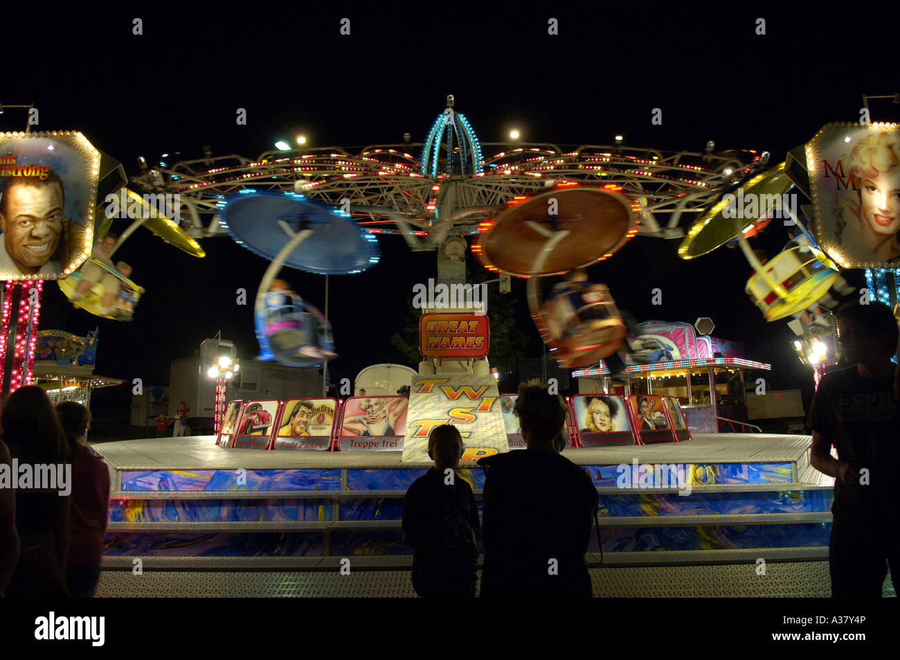 traffic lights machine lights colour color speed movement fun leisure ...