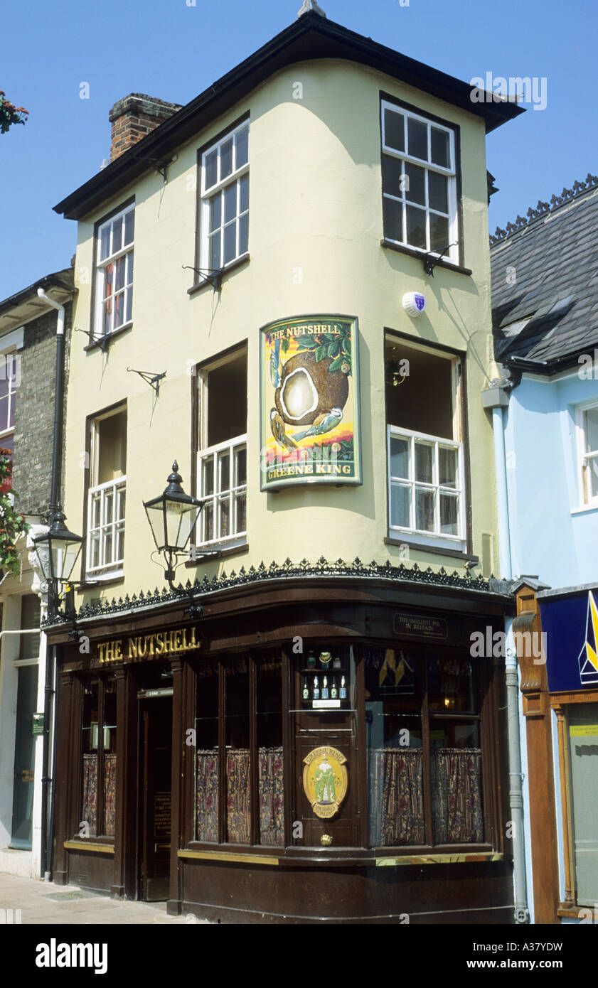 The Nutshell Pub Bury St Edmunds Suffolk Stock Photo - Alamy