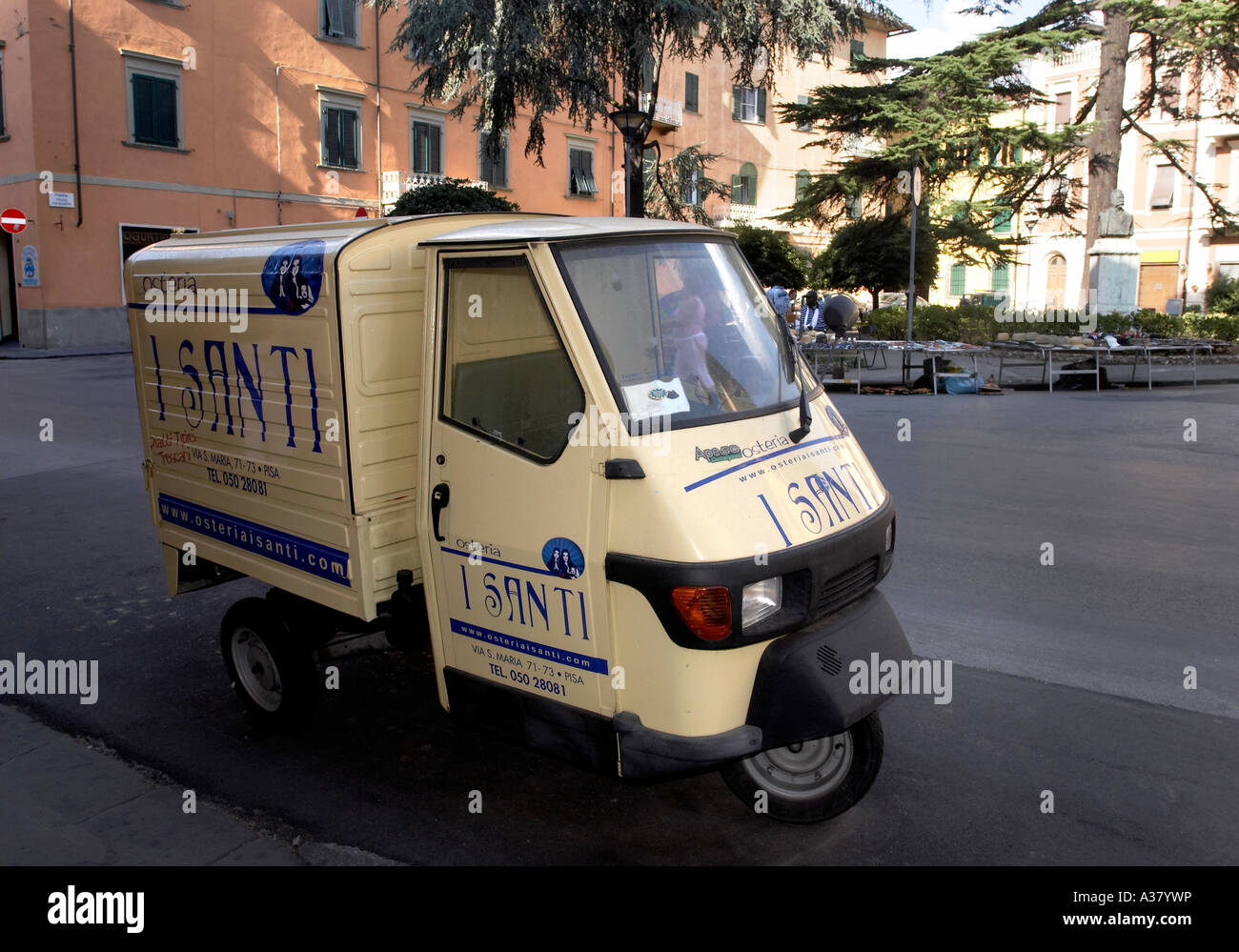 Small van street hi-res stock photography and images - Alamy