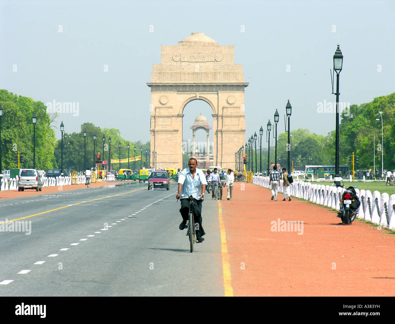 View of India Gate from the Rajpath New Delhi India Stock Photo - Alamy