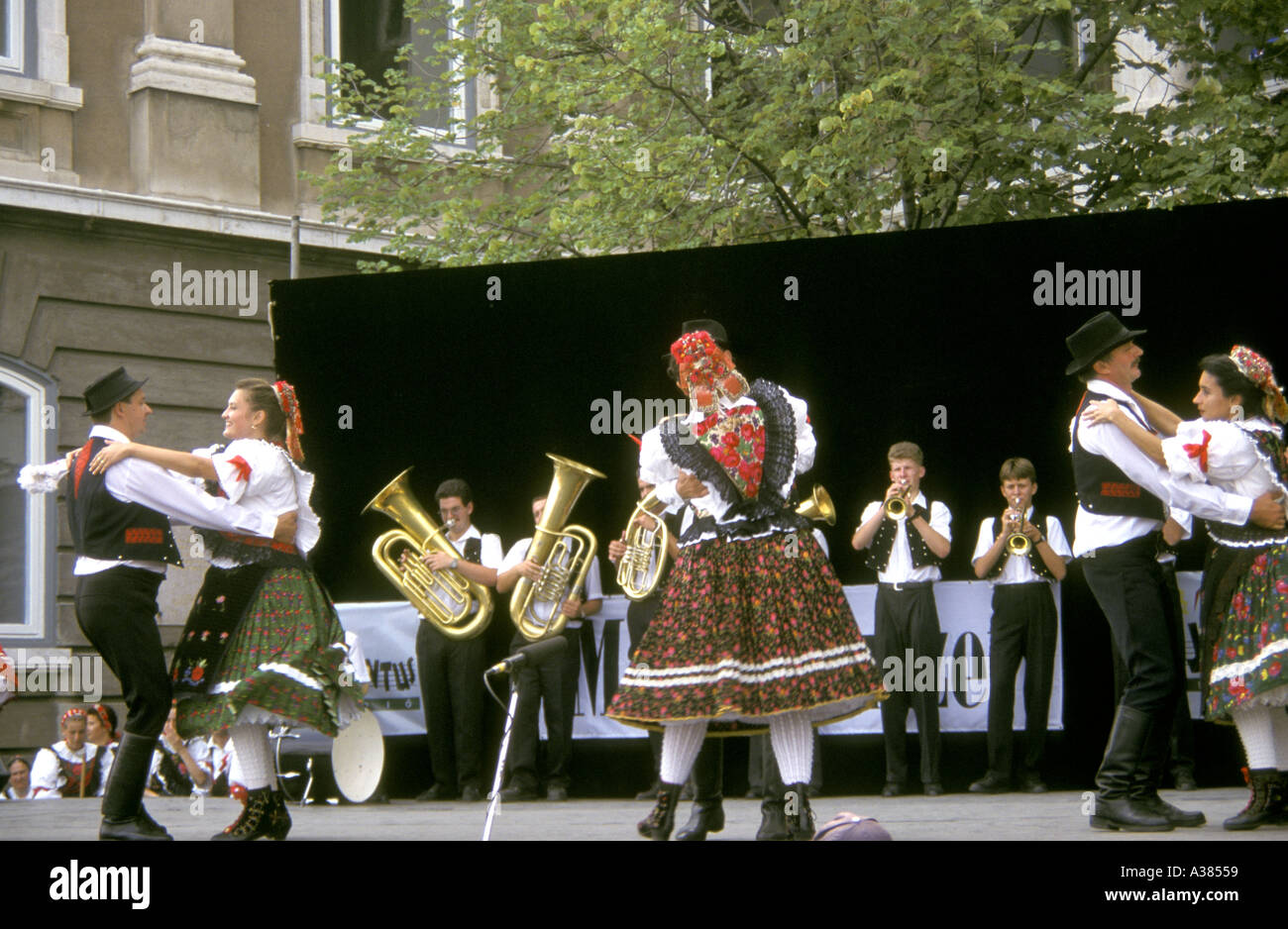 Hungarian dance group hi-res stock photography and images - Alamy
